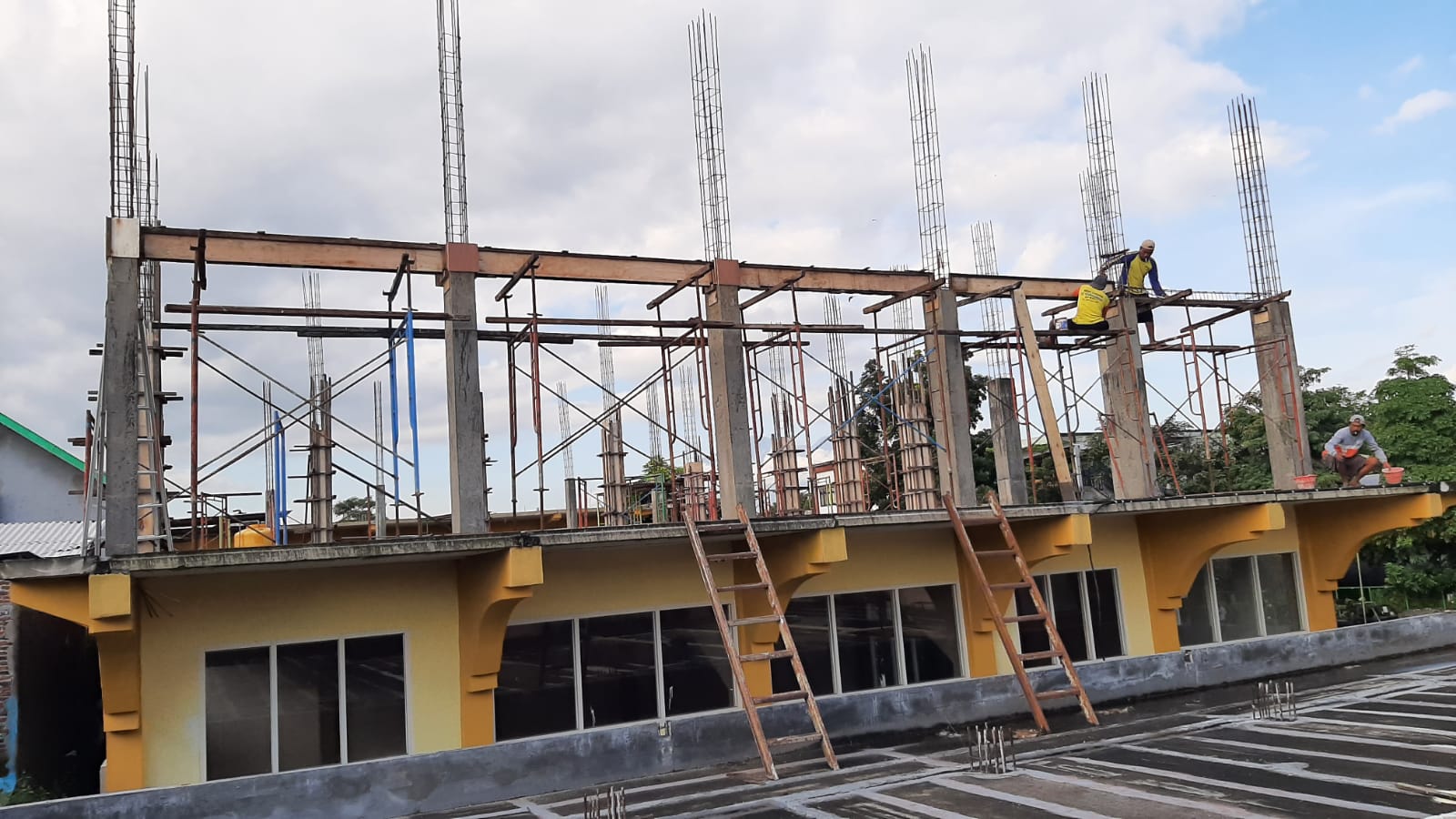 Progress Pembangunan Pengecoran Ringbalk dan Strauss Pondasi Untuk ...